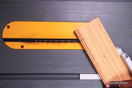 How to Cut a 45 degree Angle with a Table Saw [Step-by-Step] - MellowPine